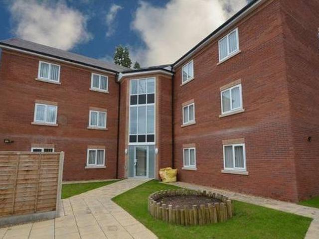 2 bedroom flat for rent in Portway Woodhouse Park Manchester M22
