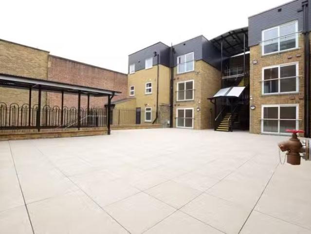 2 bedroom flat for rent in Postway Mews, Ilford, IG1