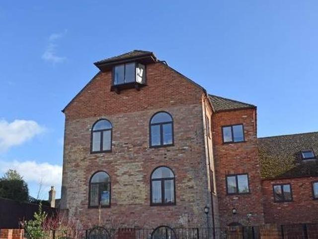 2 bedroom flat for rent in Pound Lane Wareham Dorset BH20