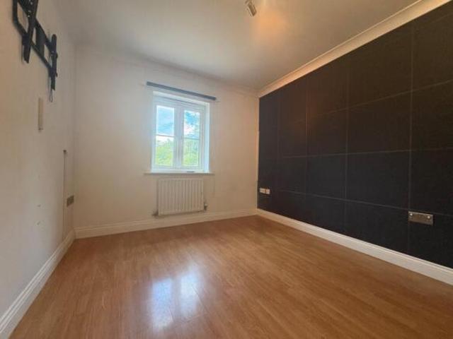 2 bedroom flat for rent in Pound Road, Bursledon, Southampton, Hampshire, SO31
