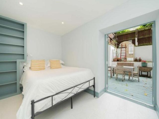 2 bedroom flat for rent in Powis Gardens, Notting Hill, W11