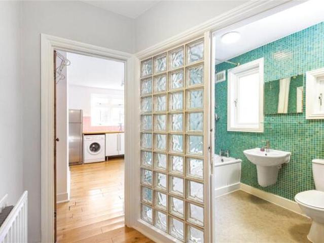 2 bedroom flat for rent in Plato Road, Clapham, London, SW2