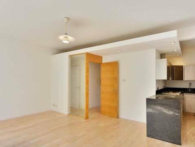 2 bedroom flat for rent in Platts Lane Hampstead London NW3