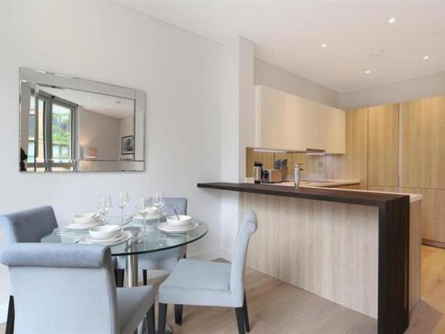 2 bedroom flat for rent in Plaza Gardens, Putney, London SW15