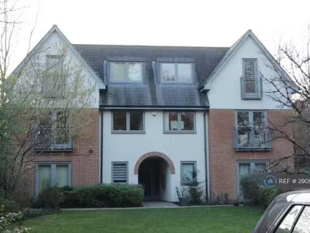 2 bedroom flat for rent in Plaistow Lane, Bromley, BR1