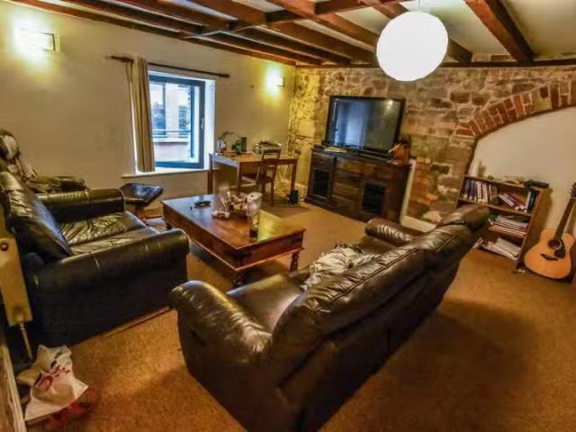 2 bedroom flat for rent in Protheroes House, Hobbs Lane, Brist.