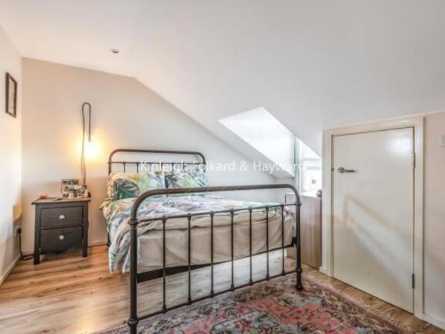 2 bedroom flat for rent in Pretoria Road, Furzedown, London, SW16