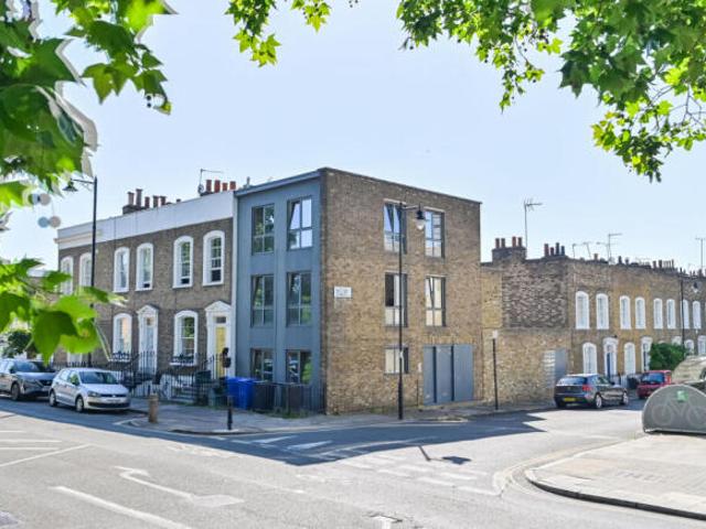 2 bedroom flat for rent in Prebend Street, Angel, London, N1