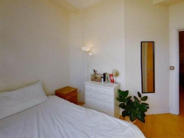 2 bedroom flat for rent in Prescot Street, Aldgate, London, E1