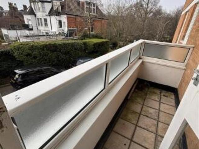 2 bedroom flat for rent in Preston Park Avenue, Brighton, BN1