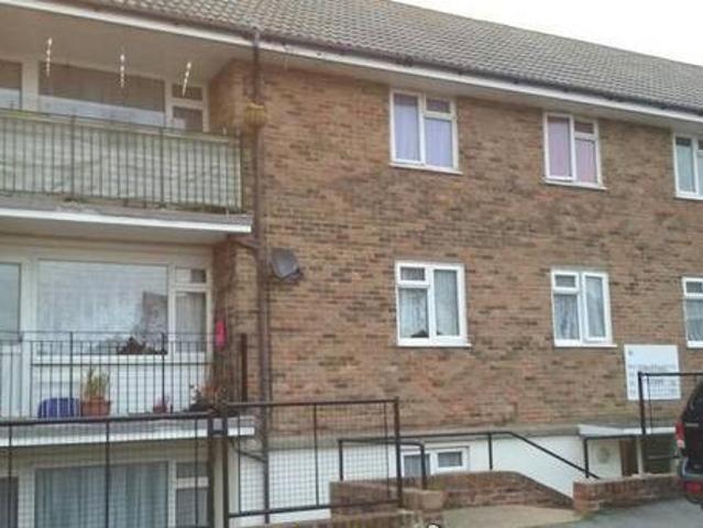 2 bedroom flat for rent in Preston Road BEXHILLONSEA TN39