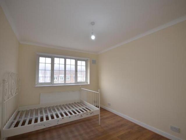 2 bedroom flat for rent in Preston Road, Harrow, Middlesex, HA3 0PY, HA3