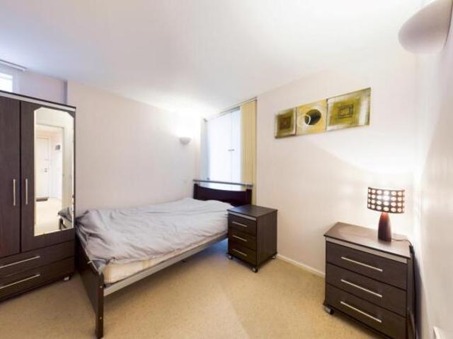 2 bedroom flat for rent in Prestons Road, Blackwall, E14