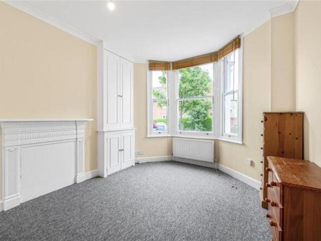 2 bedroom flat for rent in Prideaux Road, Clapham, London, SW9