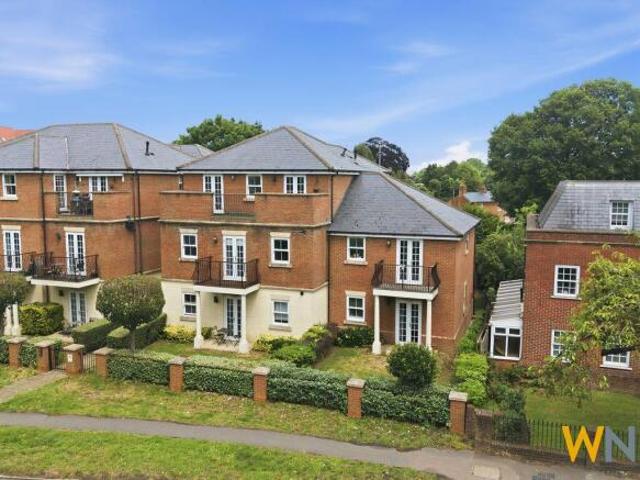 2 bedroom flat for rent in Priests Lane, Brentwood, CM15