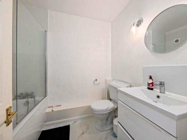 2 bedroom flat for rent in Primrose House, Kew Road, Kew, Richmond Upon Thames, TW9