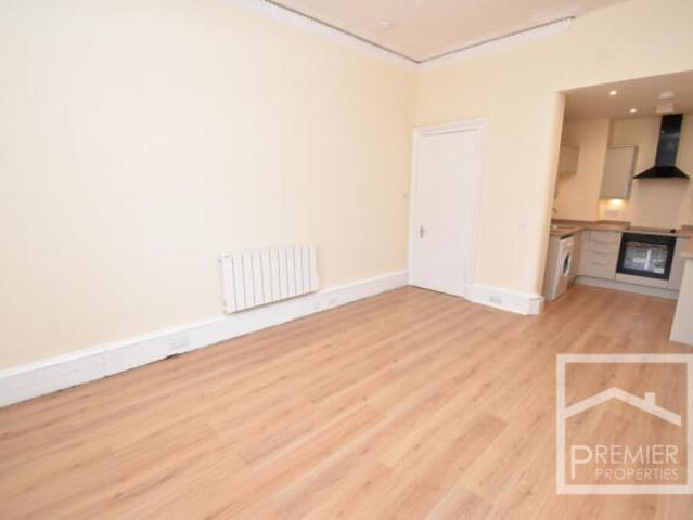 2 bedroom flat for rent in Prince Edward Street, Glasgow, G42