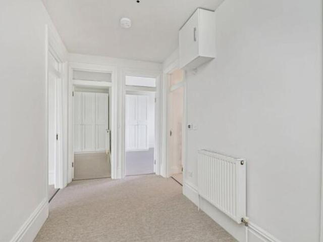 2 bedroom flat for rent in Prince Of Wales Drive, Battersea, London, SW11
