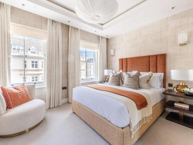 2 bedroom flat for rent in Prince of Wales Terrace, High Street Kensington, London, W8