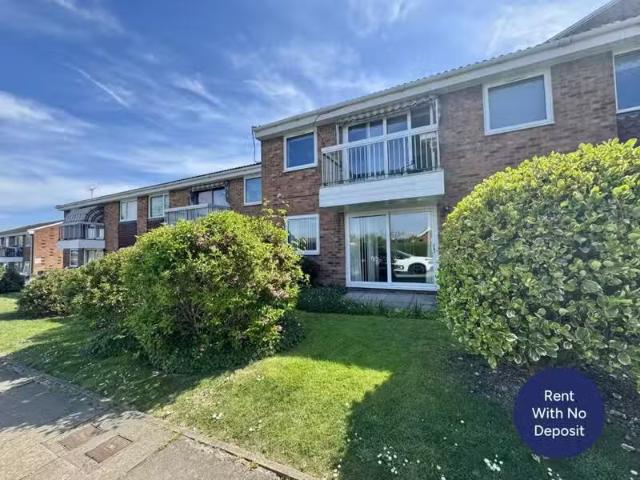 2 bedroom flat for rent in Princess Margaret Avenue, Palm Bay.