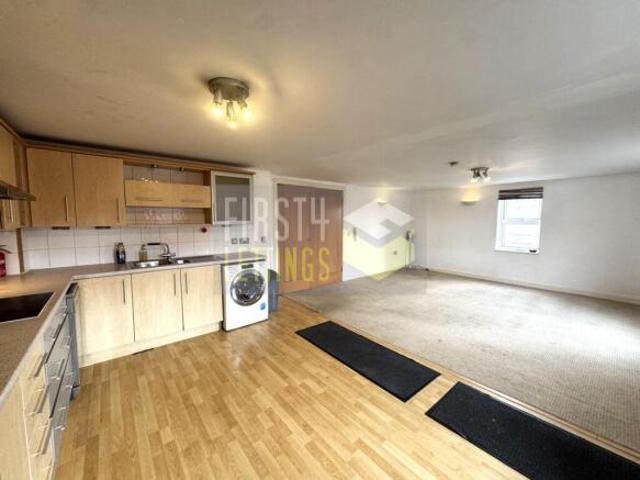 2 bedroom flat for rent in Princess Road East, City Centre, LE1
