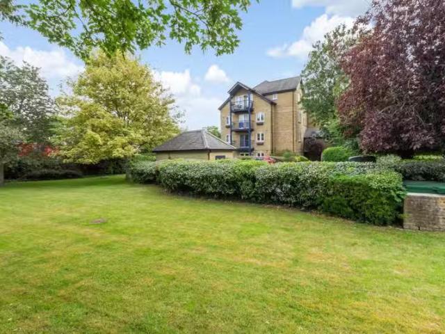 2 bedroom flat for rent in Pump House Close, Bromley, BR2