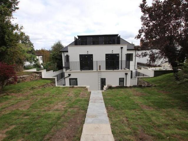 2 bedroom flat for rent in Purley Rise, Purley, CR8