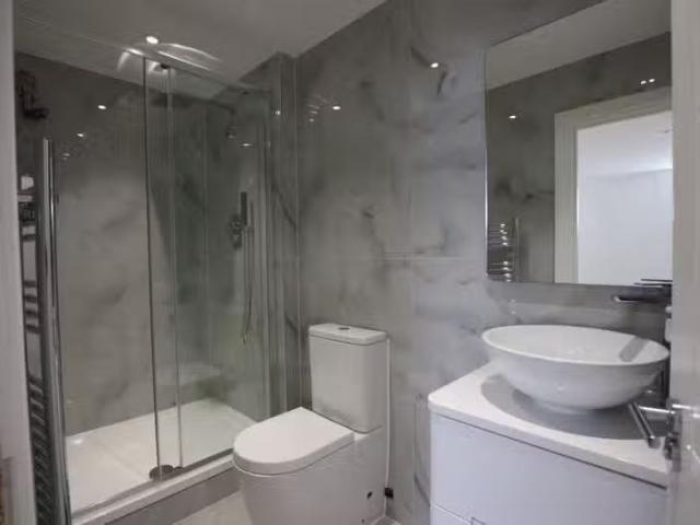 2 bedroom flat for rent in Purley Rise, Purley, CR8