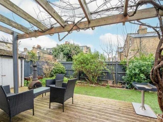2 Bedroom Flat For Rent In Putney, London