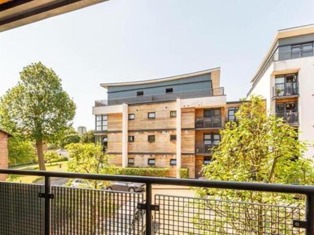2 Bedroom Flat For Rent In Putney, London