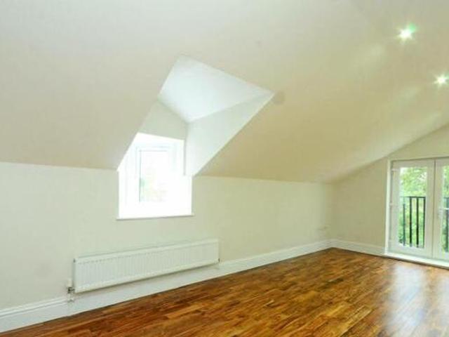 2 Bedroom Flat For Rent In Putney, London