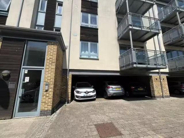 2 bedroom flat for rent in Quayside Drive, Colchester,, CO2