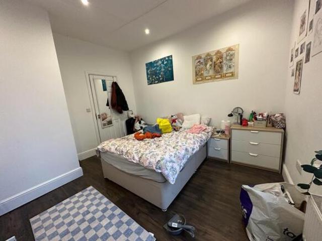 2 bedroom flat for rent in Queen Square, Leeds, West Yorkshire, LS2