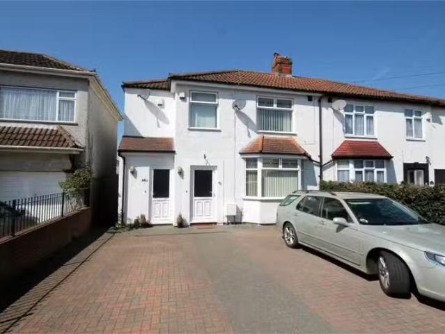 2 bedroom flat for rent in Queen Street, Kingswood, Bristol, B.
