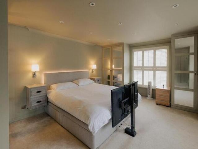 2 bedroom flat for rent in Queens Gate Gardens, South Kensington, SW7