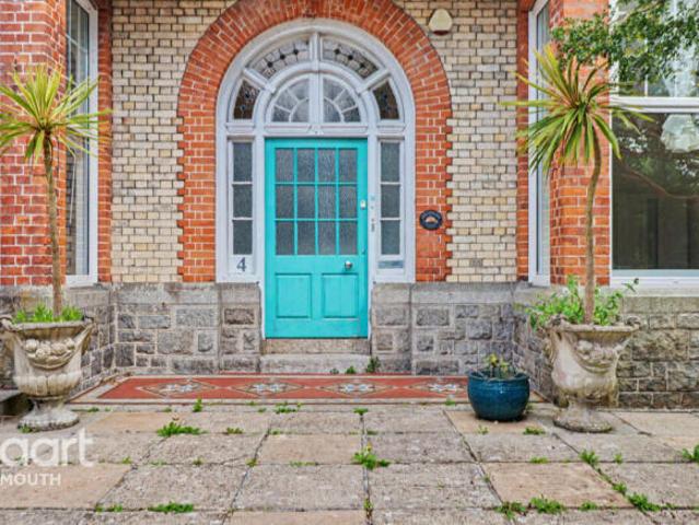 2 bedroom flat for rent in Queens Gate, PLYMOUTH, PL4