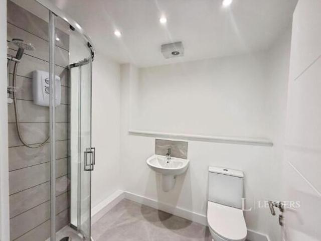 2 bedroom flat for rent in Queens Drive, Liverpool, L13