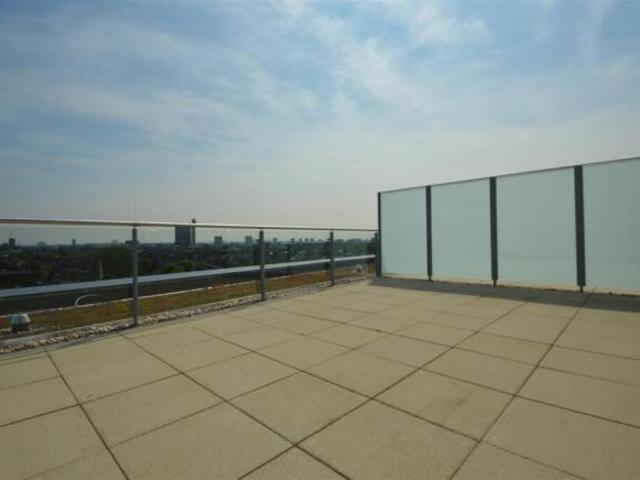 2 bedroom flat for rent in Queens Park Place London NW6