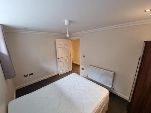 2 bedroom flat for rent in Queens Row, Southwark, London, SE17
