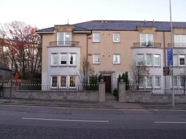 2 bedroom flat for rent in Queens Road, West End, Aberdeen, AB15