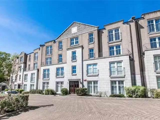 2 bedroom flat for rent in Queens Road, Aberdeen, AB15