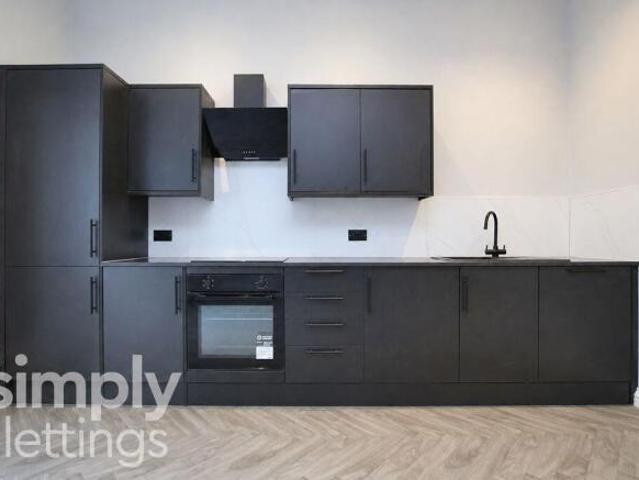2 bedroom flat for rent in Queens Road, Brighton, BN1