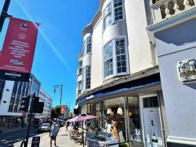 2 bedroom flat for rent in Queens Road Brighton BN1