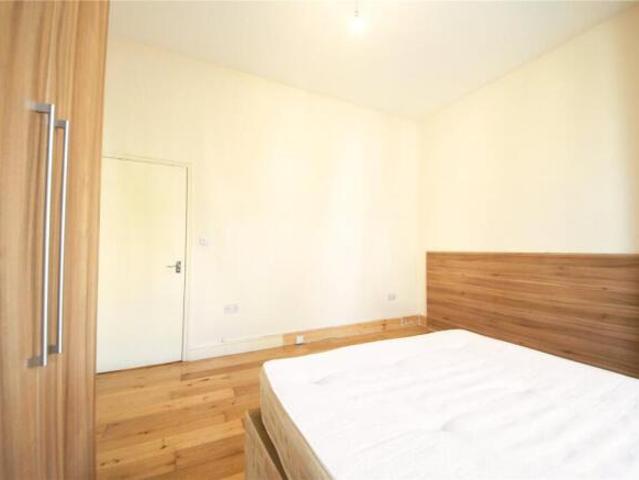 2 bedroom flat for rent in Queens Road, Leytonstone, E11