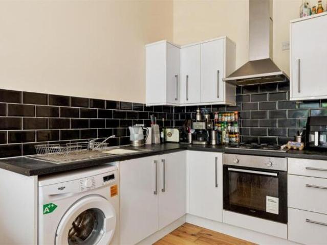 2 bedroom flat for rent in Queens Road, Leytonstone, E11