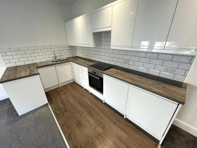 2 bedroom flat for rent in Queens Road, Portsmouth, PO2