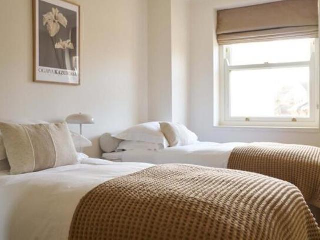 2 bedroom flat for rent in Randolph Avenue, Little Venice, W9