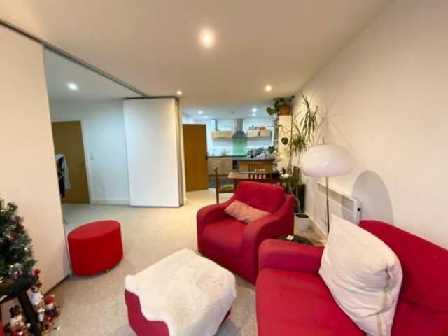 2 bedroom flat for rent in Range Road, Whalley Range, Manchester, M16
