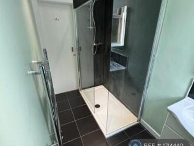 2 bedroom flat for rent in Rannoch Street, Glasgow, G44