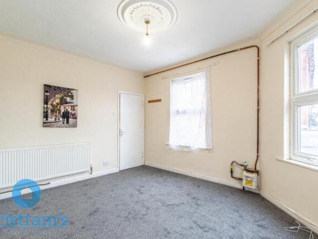 2 bedroom flat for rent in Radford Road, Nottingham, NG7